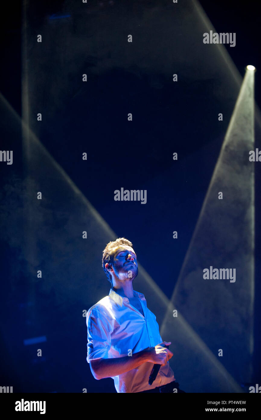 English rock band editors hi-res stock photography and images - Alamy