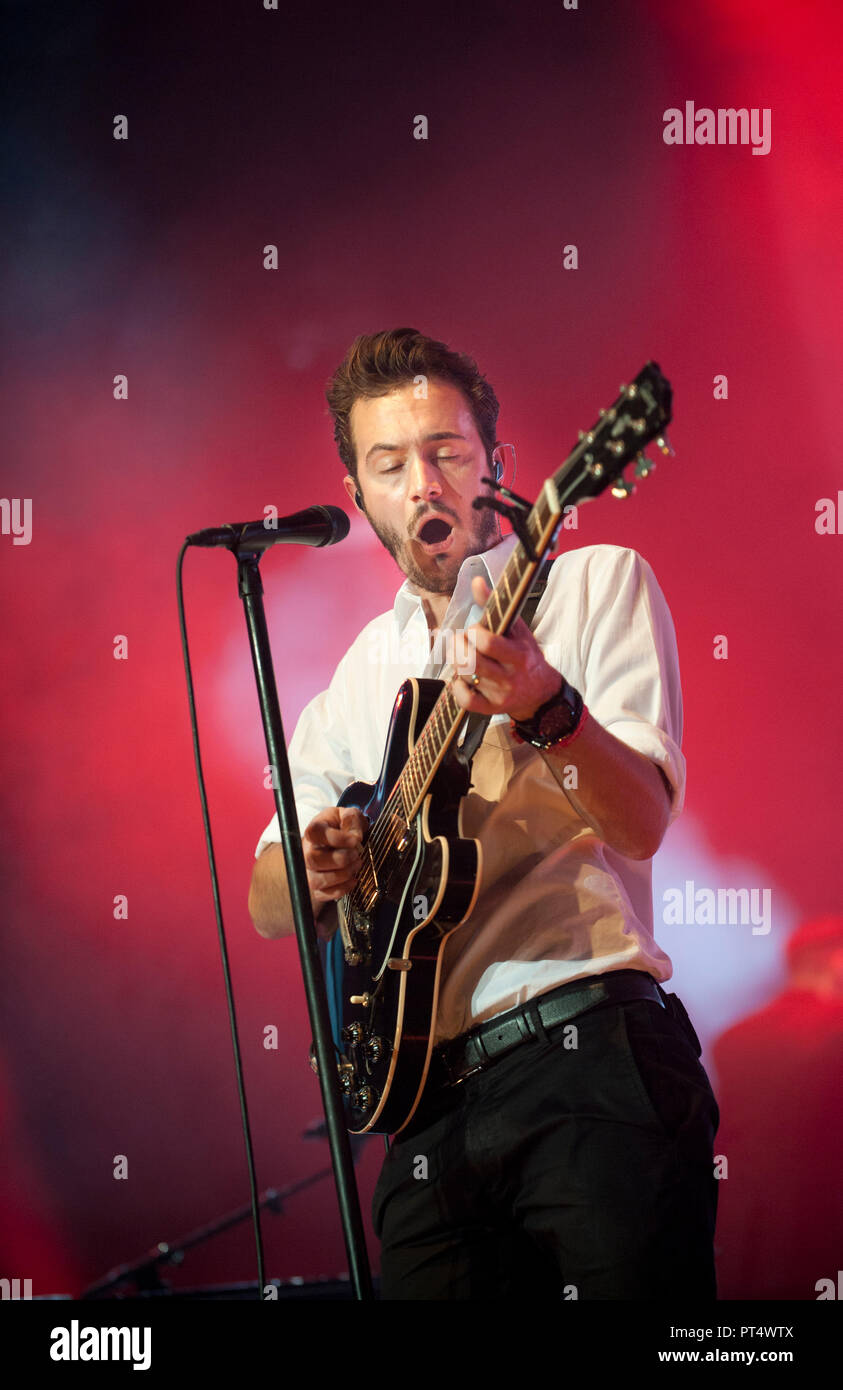 English rock band editors hi-res stock photography and images - Alamy