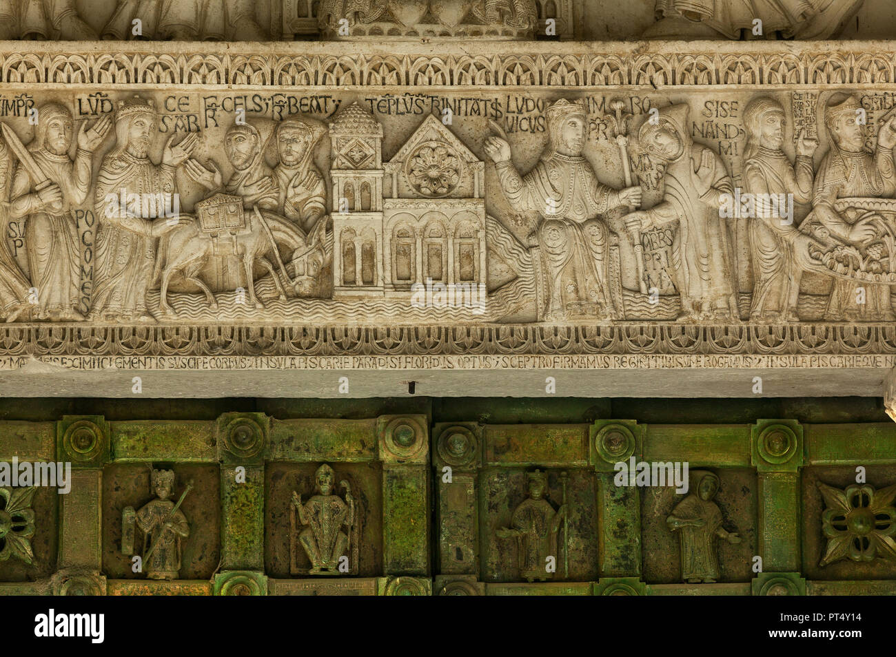 Ancient bas reliefs telling story hi-res stock photography and images ...