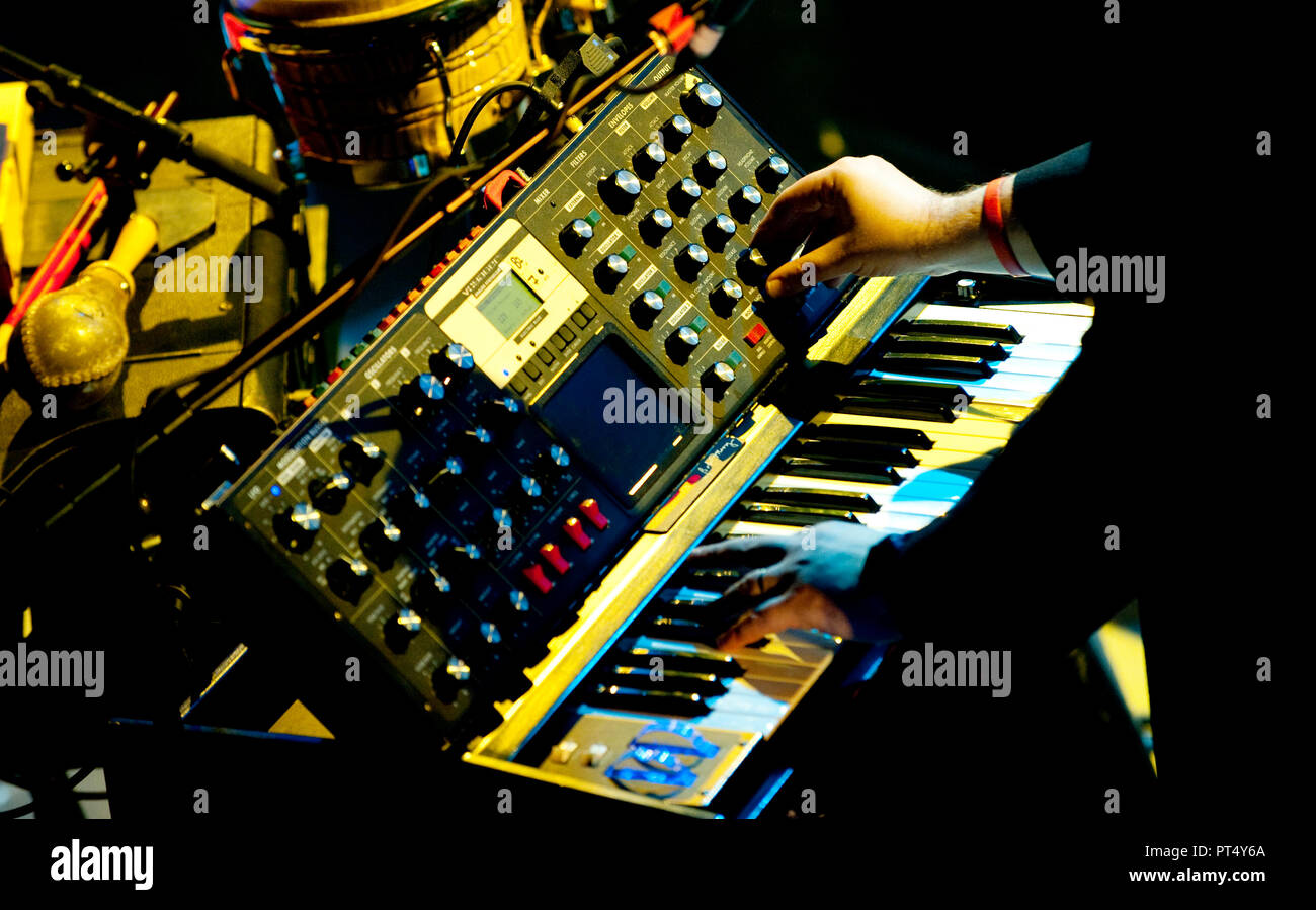 Joe goddard of hot chip hi-res stock photography and images - Alamy