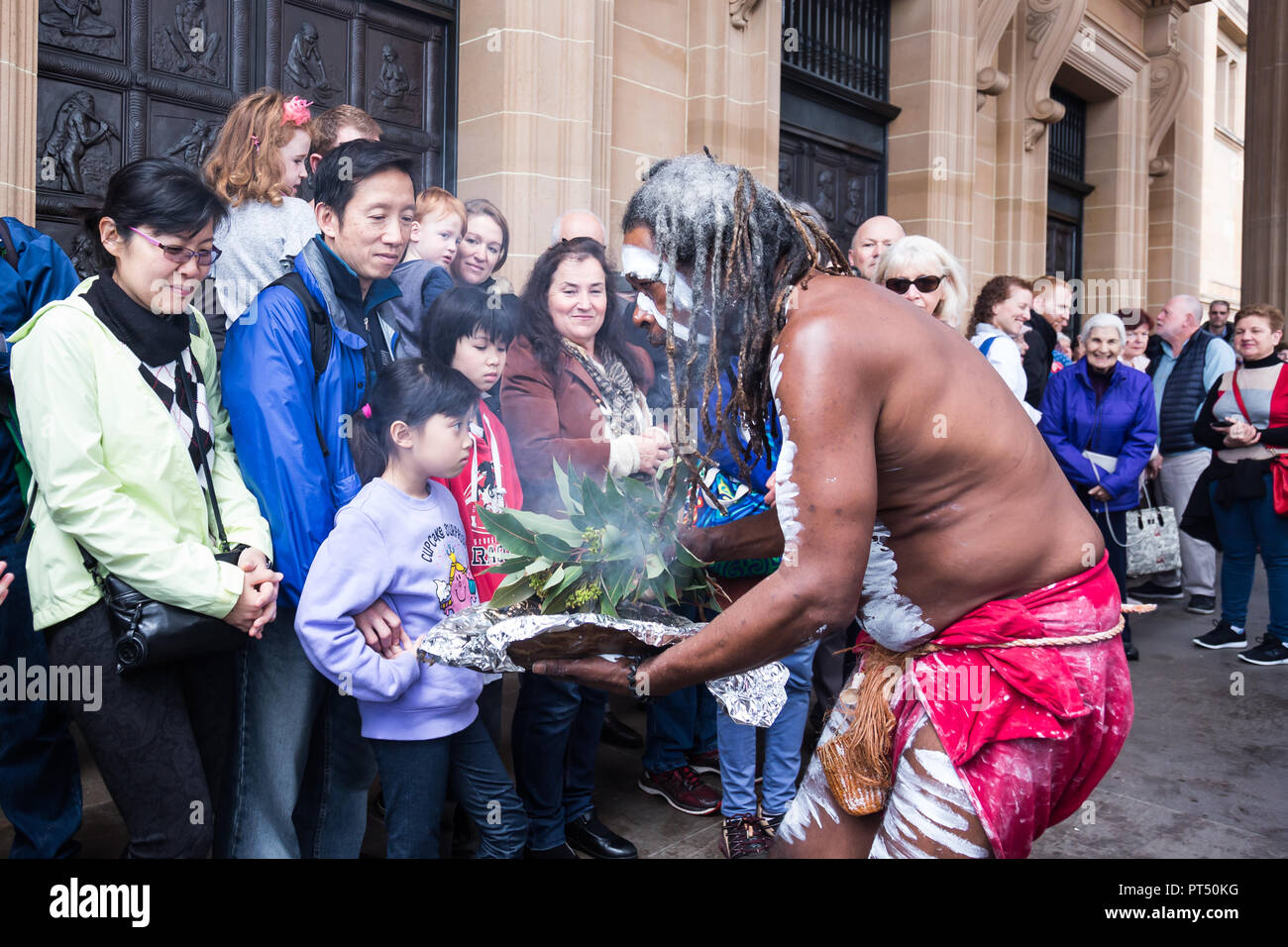 Australian aboriginal family hi-res stock photography and images - Alamy