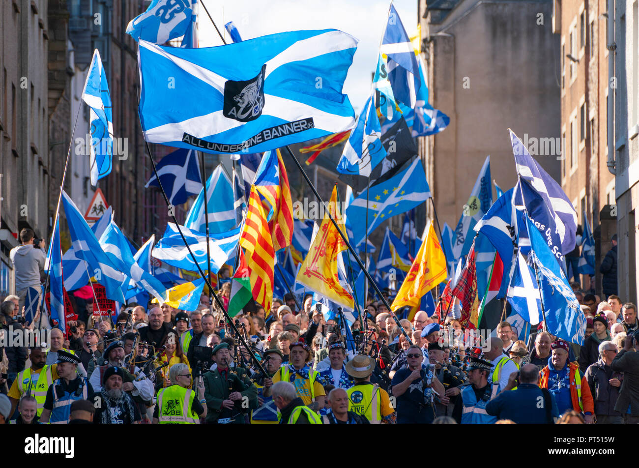 Royal banner of scotland hi-res stock photography and images - Alamy