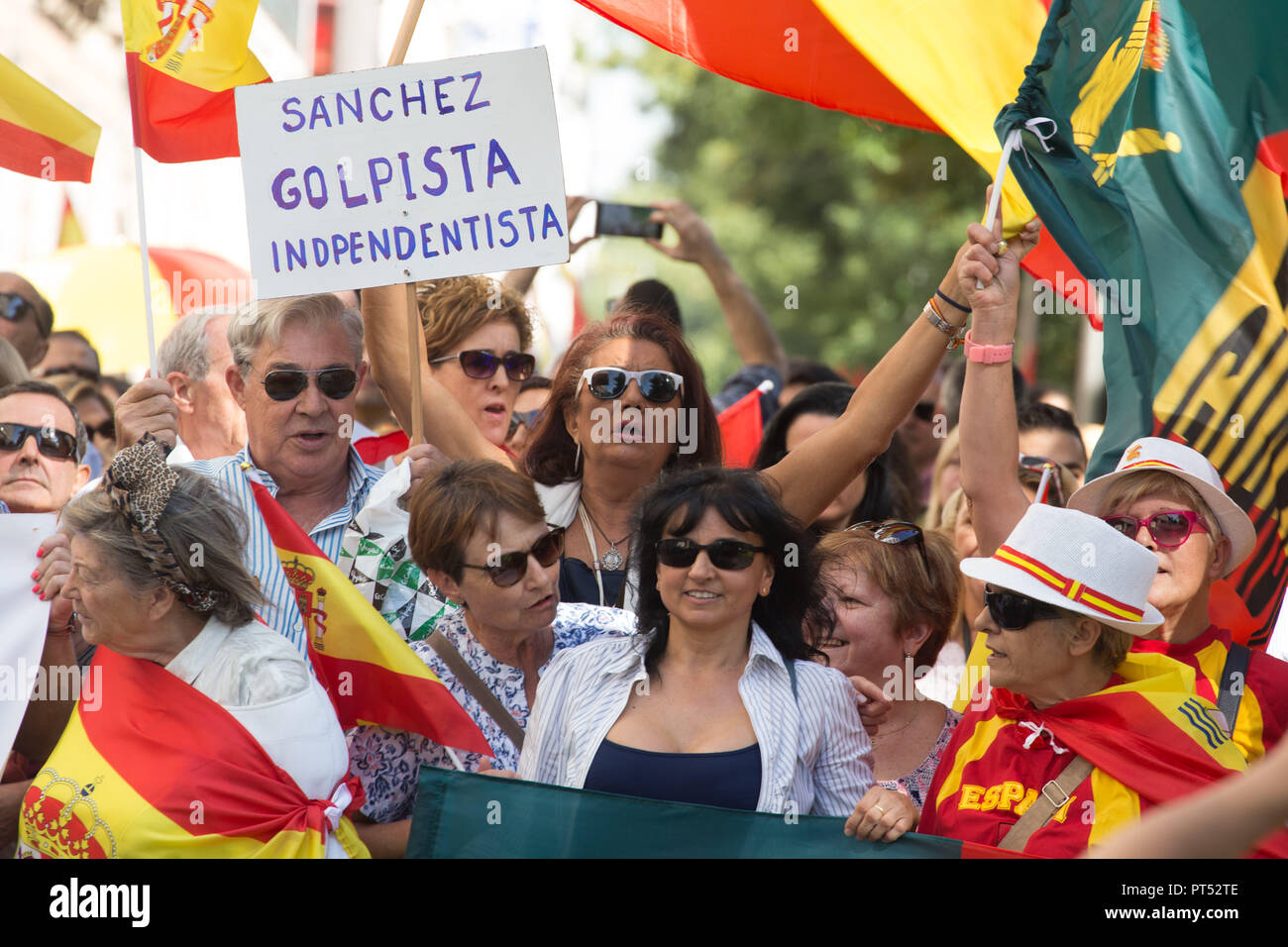 Falangist poster hi-res stock photography and images - Alamy