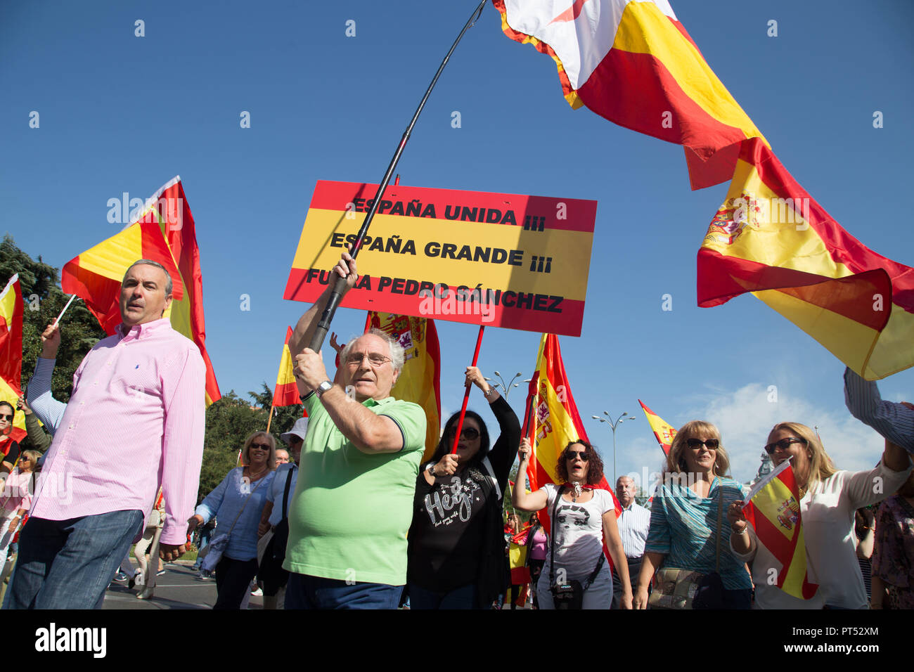 Falangist hi-res stock photography and images - Alamy