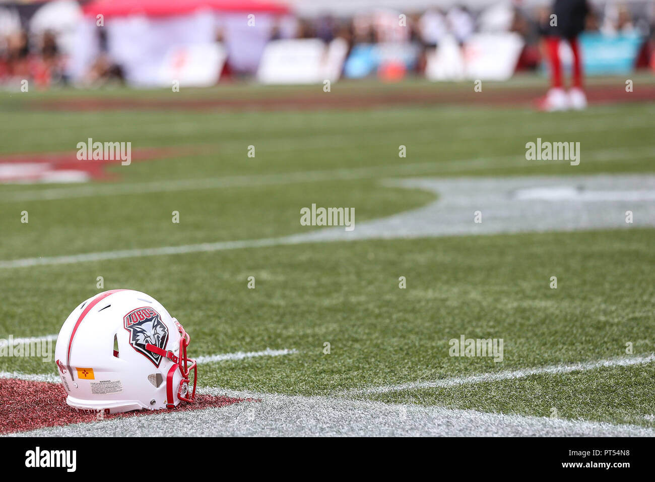 New mexico lobos helmet hi-res stock photography and images - Alamy