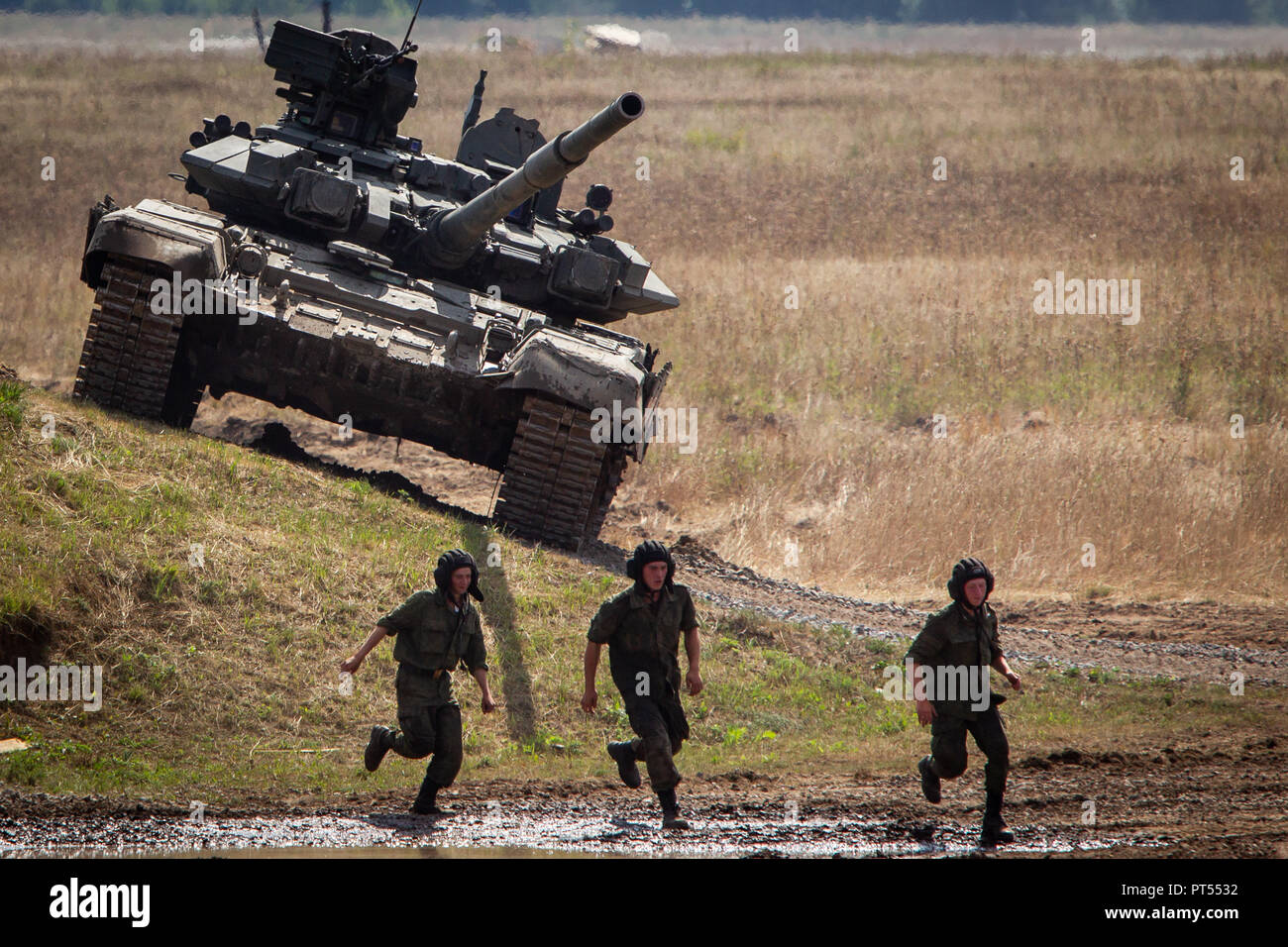 Russia t 90 tank hi-res stock photography and images - Alamy