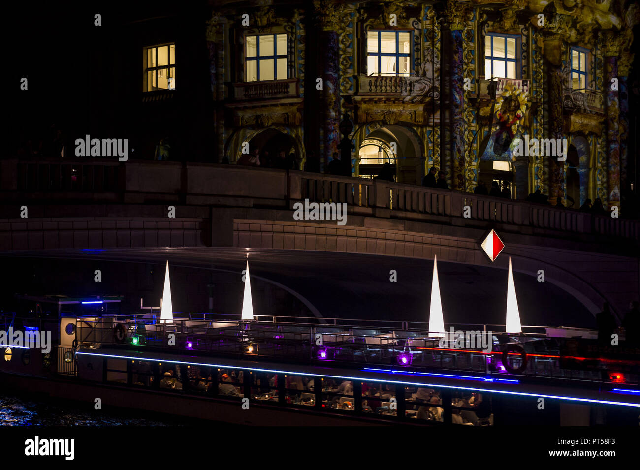 Projection mapping on ship hi-res stock photography and images - Alamy