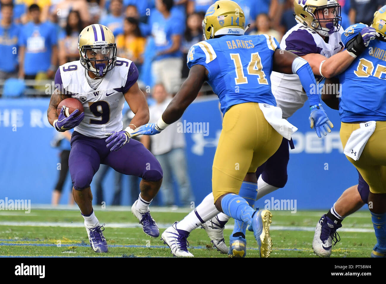 Pasadena, CA. 6th Oct, 2018. Washington Huskies running back Myles ...