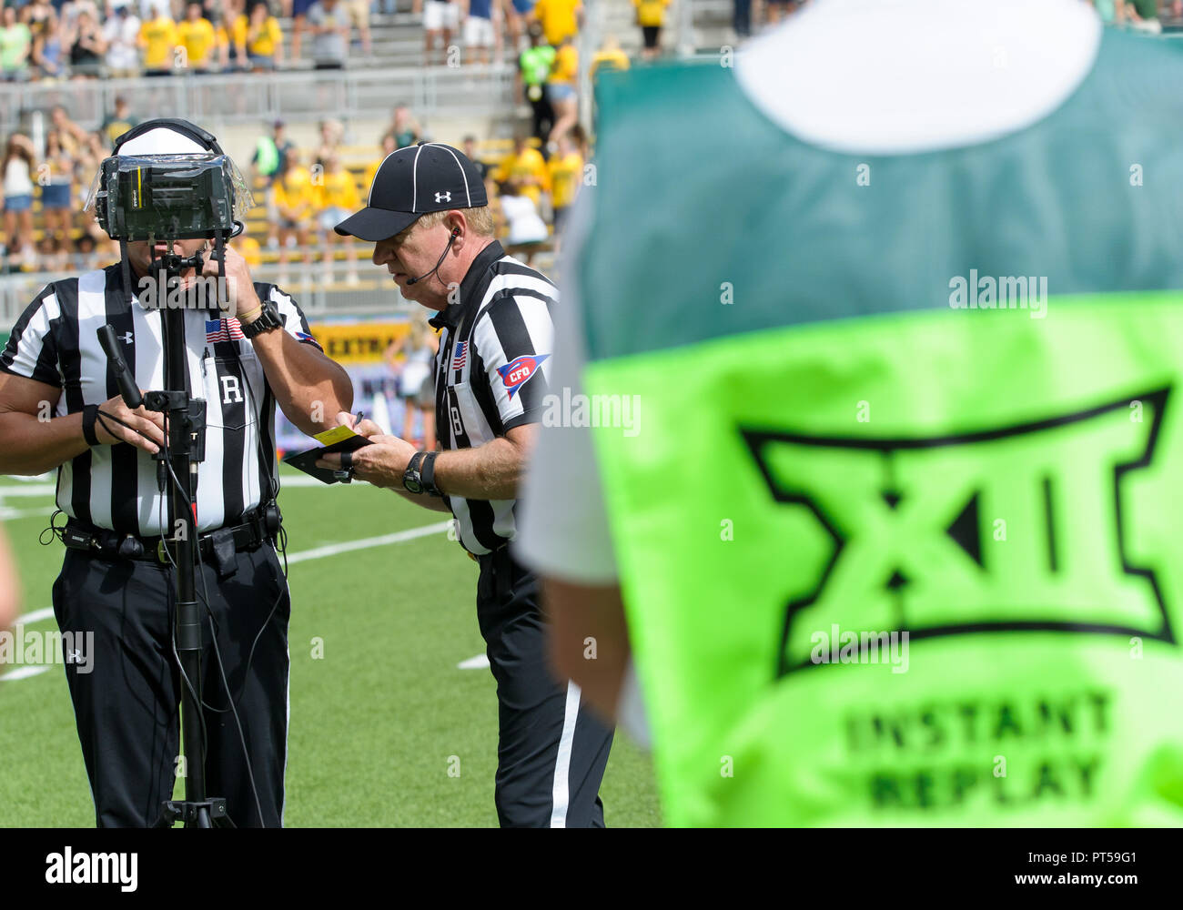 Reviewing st hi-res stock photography and images - Alamy