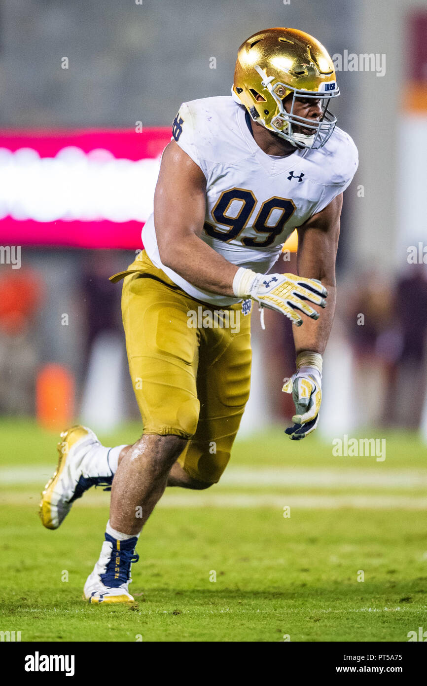 Notre Dame Fighting Irish defensive lineman Jerry Tillery (99) during ...