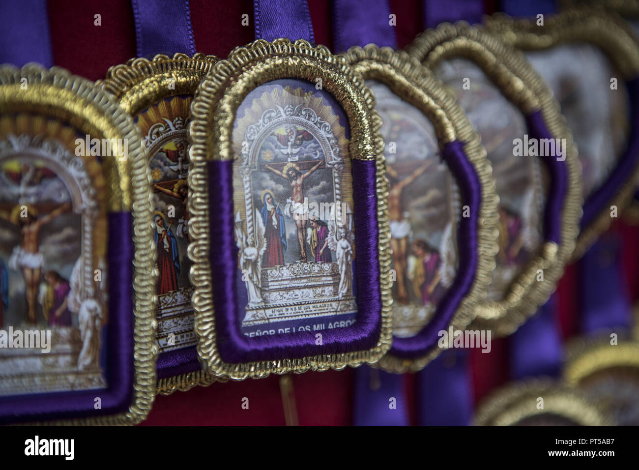 Lima, Peru. 6th Oct, 2018. Images of Jesus Christ seen during the Lord ...