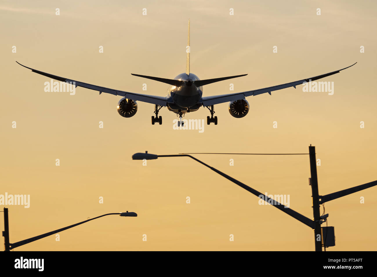 Richmond, British Columbia, Canada. 4th Oct, 2018. A XiamenAir (Xiamen ...