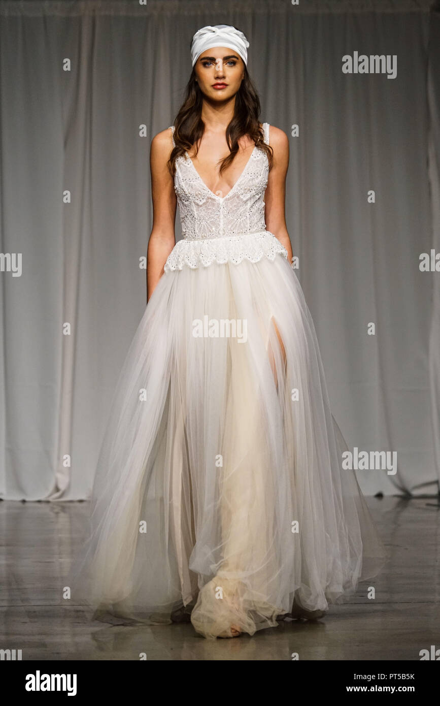 New York, USA. 6th Oct, 2018. A model presents a creation of Lilium ...