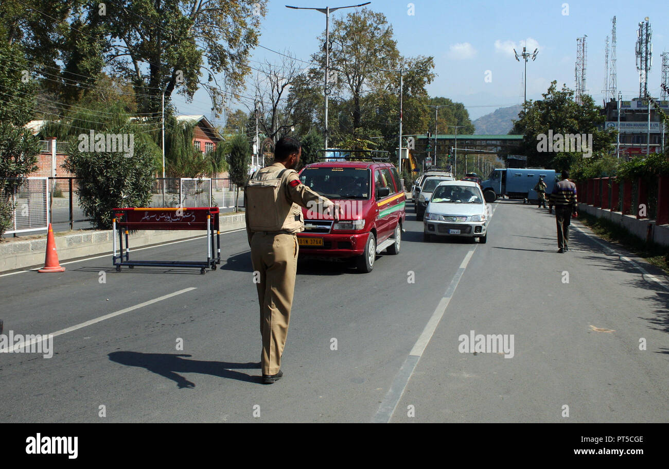 Police frisking hi-res stock photography and images - Alamy