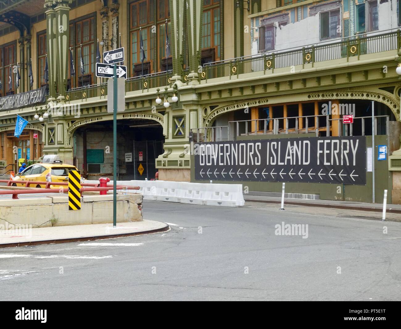 Governors island ferry hi-res stock photography and images - Alamy