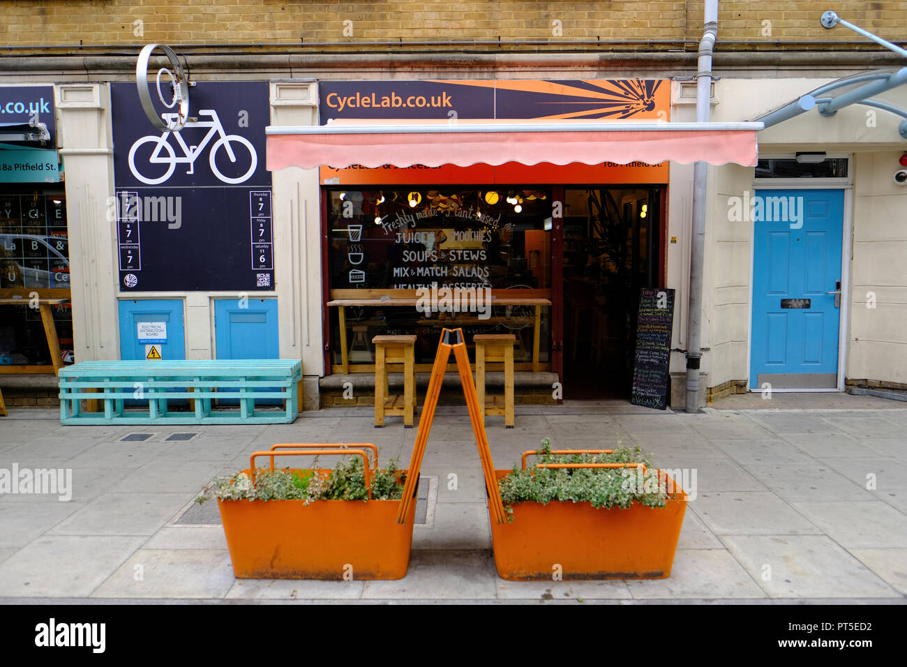 Pitfield Street, N1, London, United Kingdom Stock Photo - Alamy