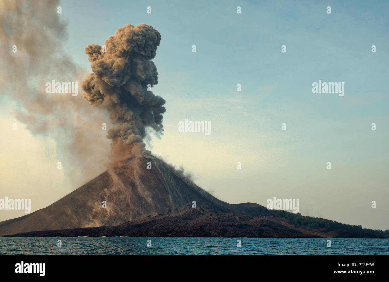 Krakatoa eruption hi-res stock photography and images - Alamy