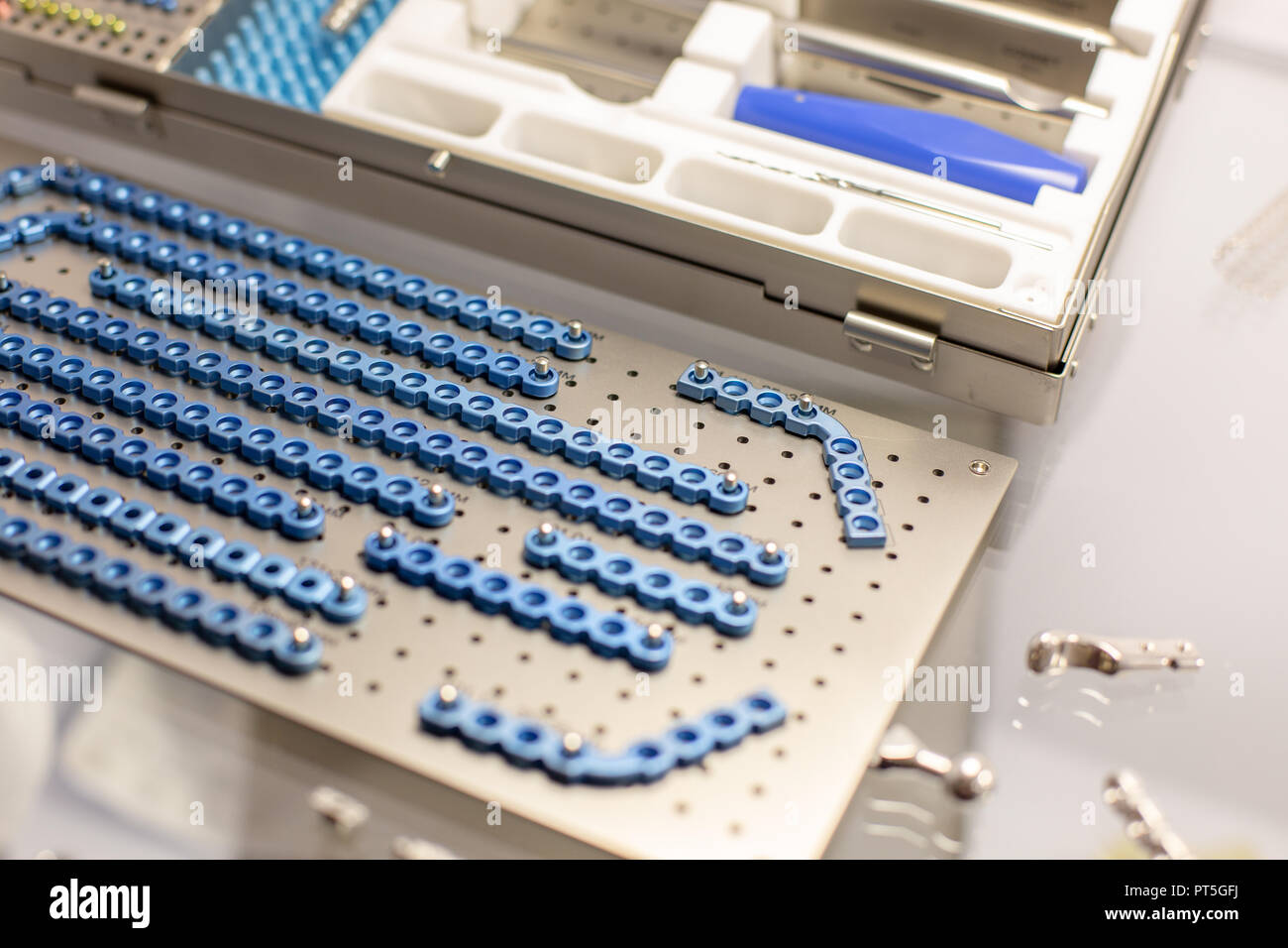 Tools and equipment for orthopedic and surgical reconstruction of the ...