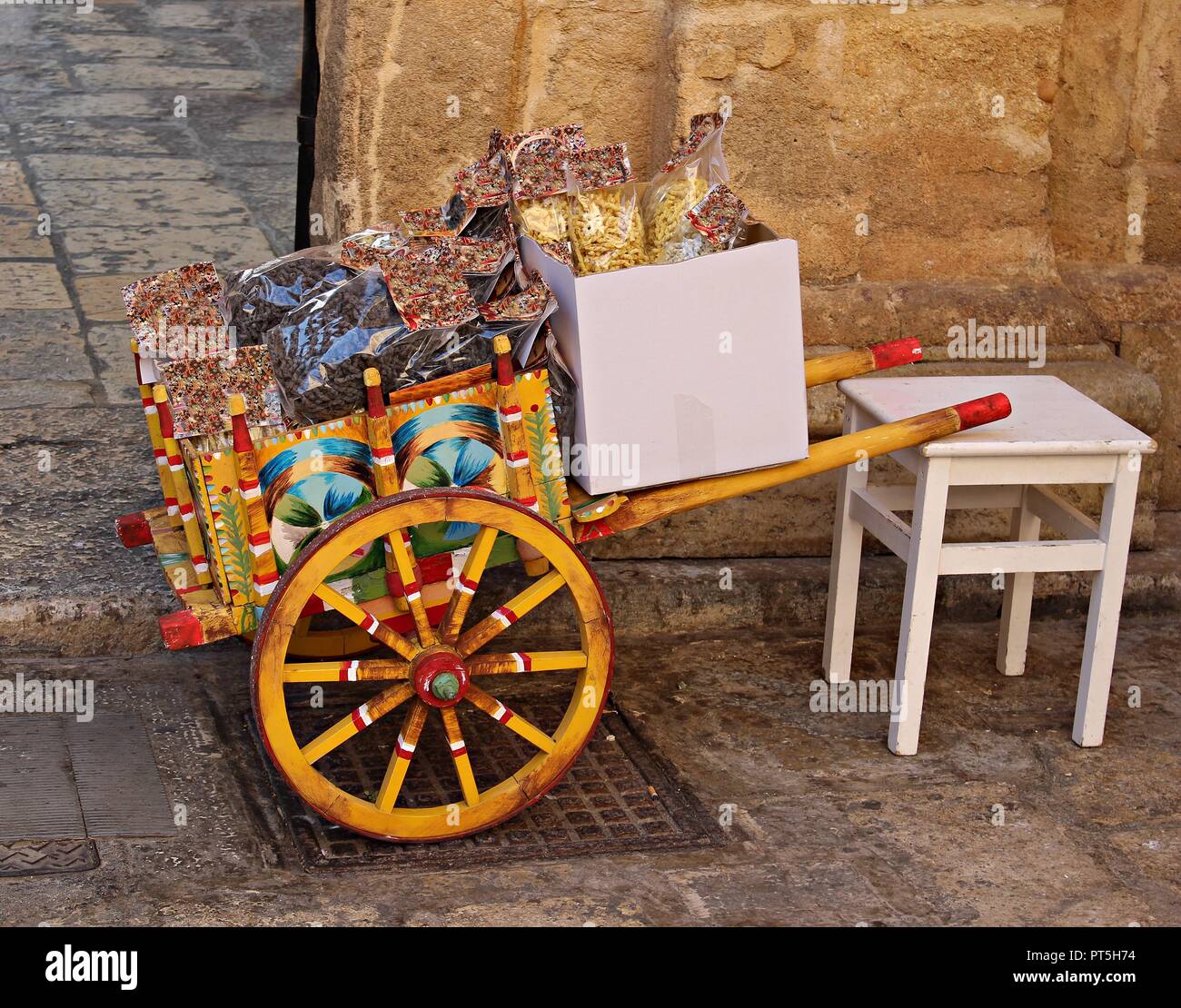 Sicilian cart hi-res stock photography and images - Alamy