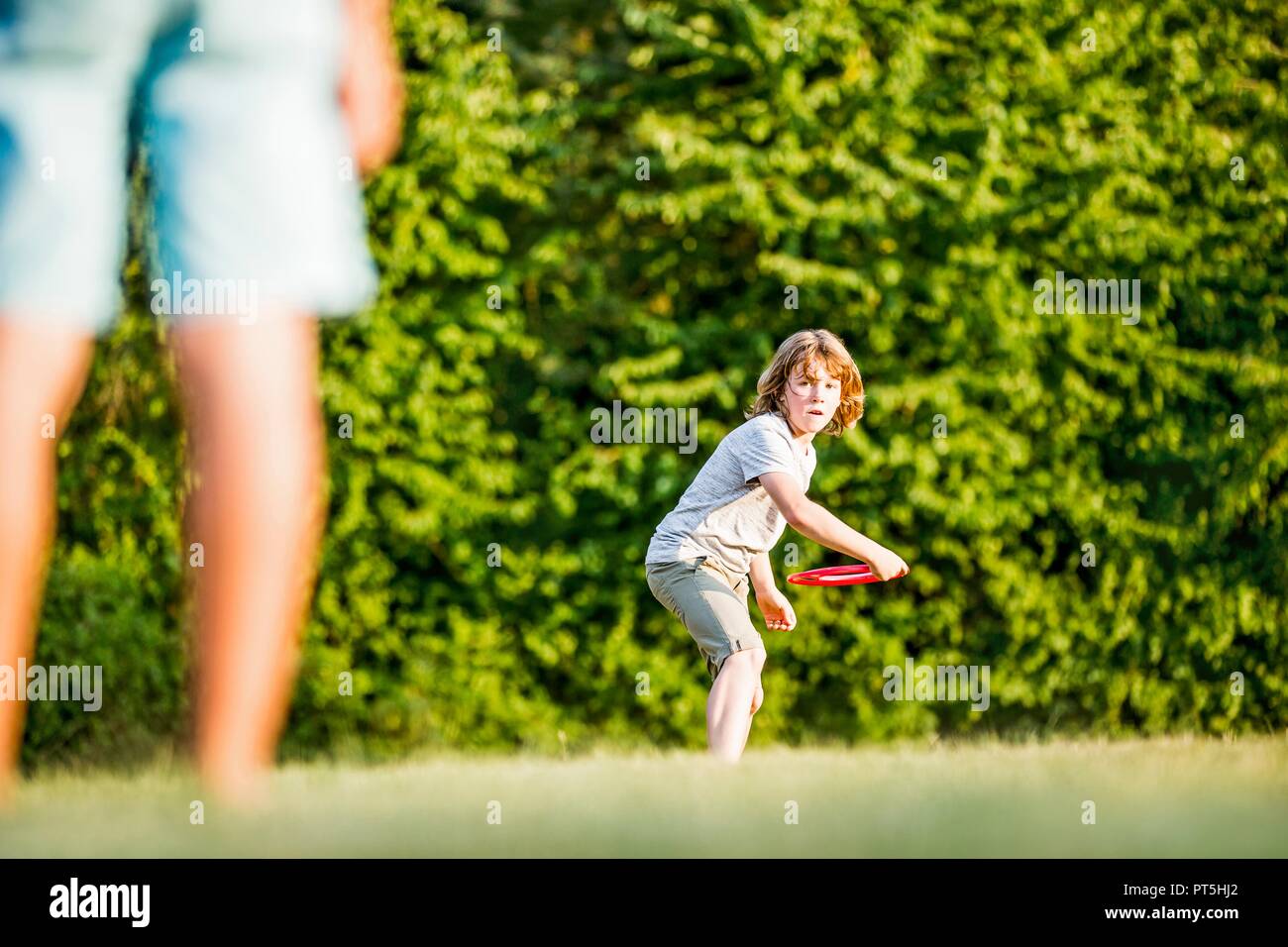 Flying disc hi-res stock photography and images - Alamy