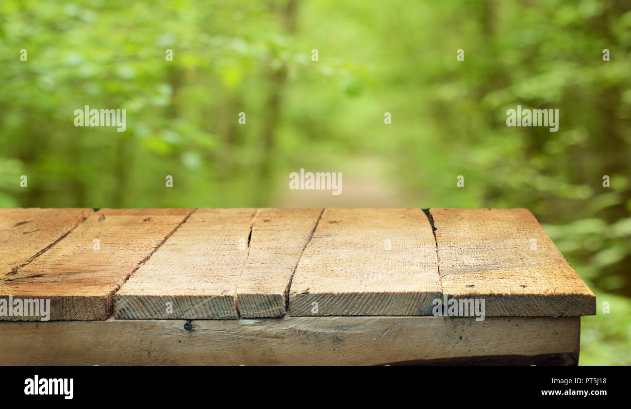Empty table for display montages Stock Photo - Alamy