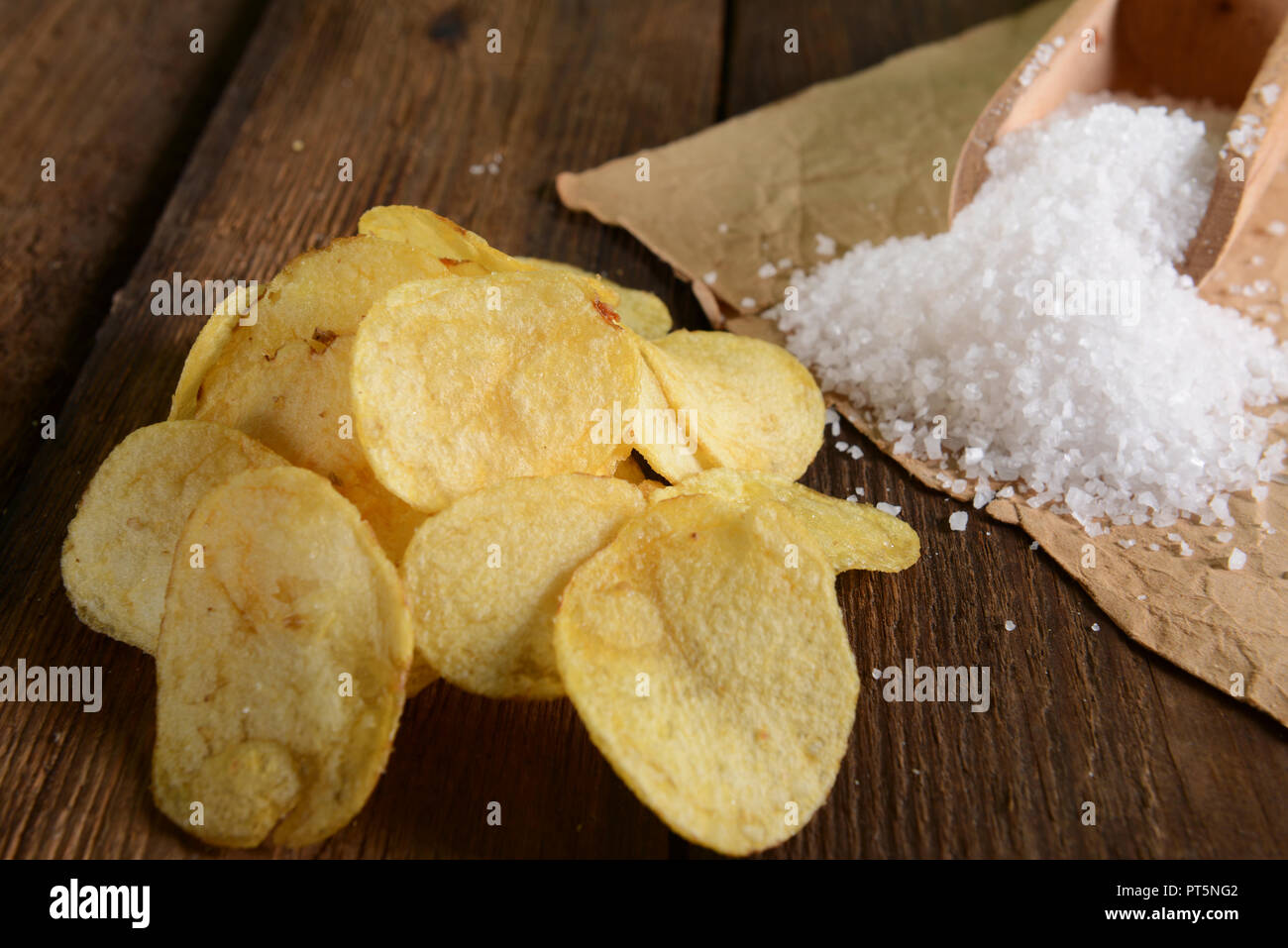 Potato chips with sea salt Stock Photo - Alamy
