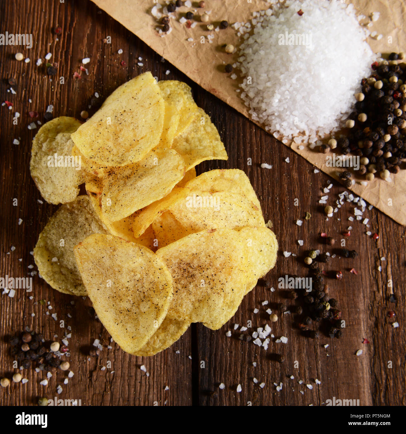 Potato chips with sea salt and pepper Stock Photo - Alamy