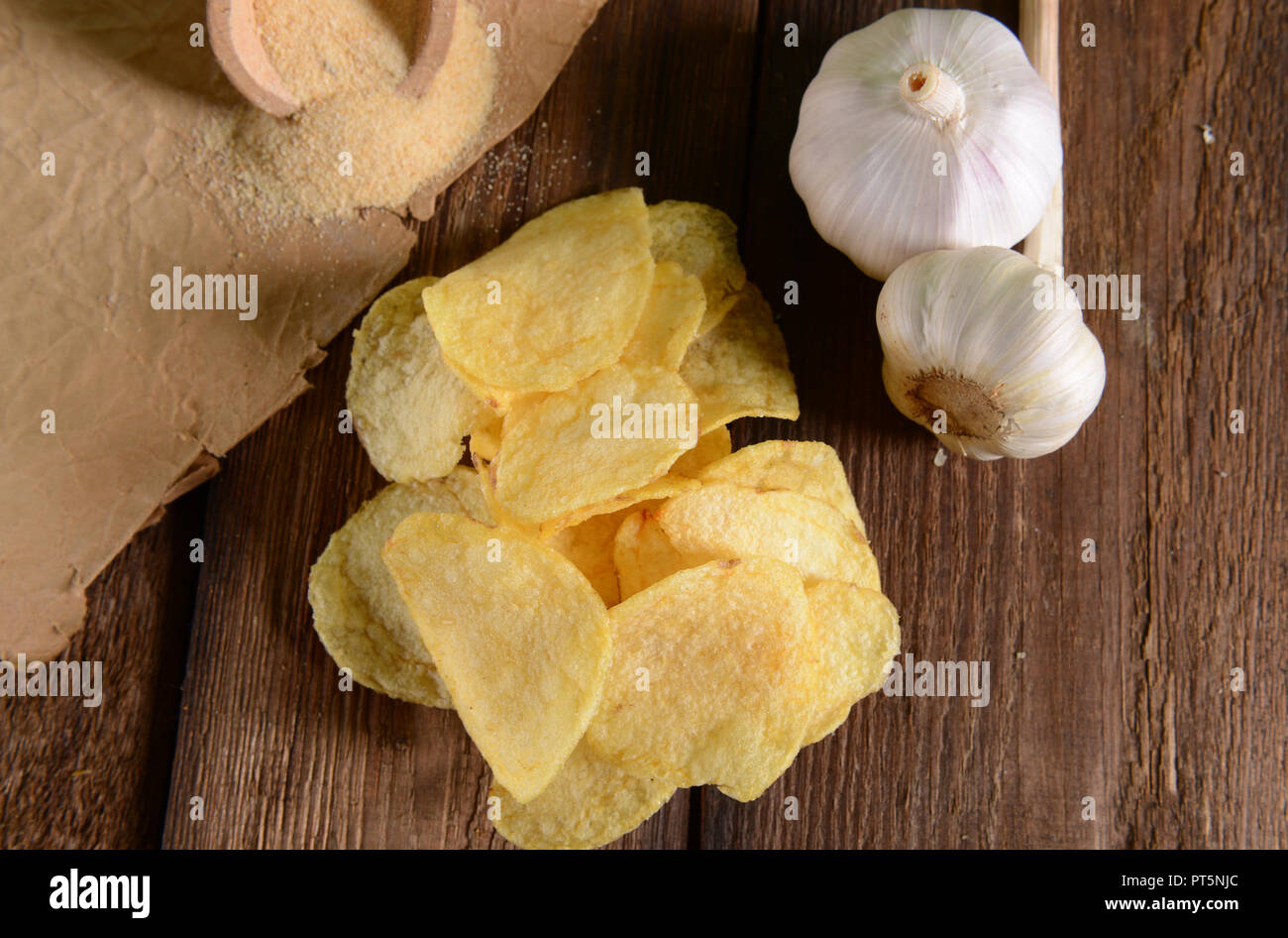 Potato chips- garlic flavour Stock Photo - Alamy