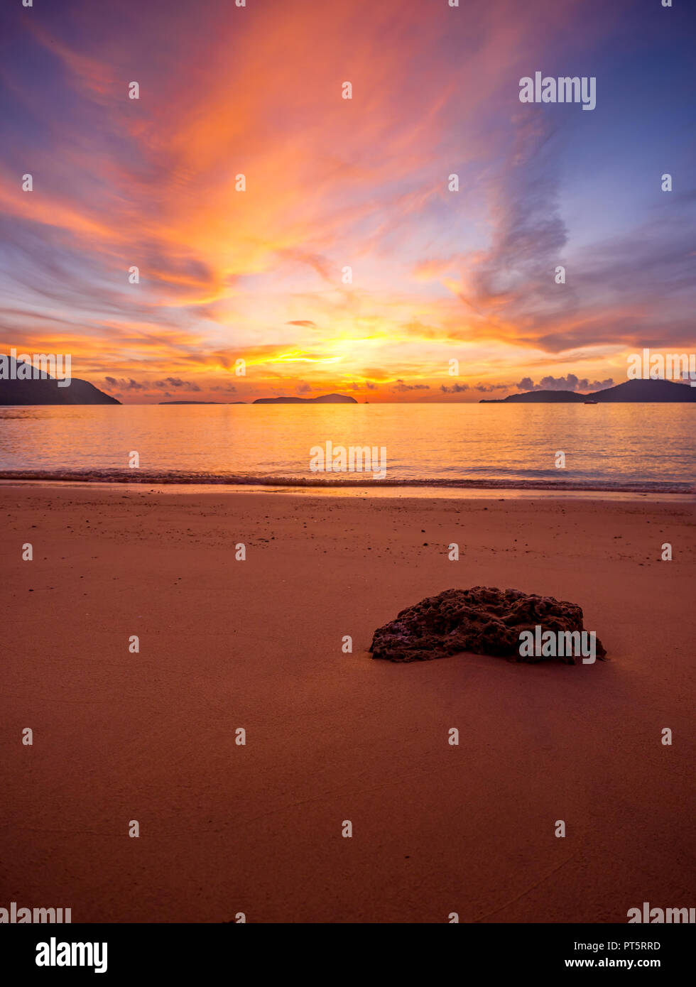 Amazing Sunset at the tropical beach Stock Photo - Alamy