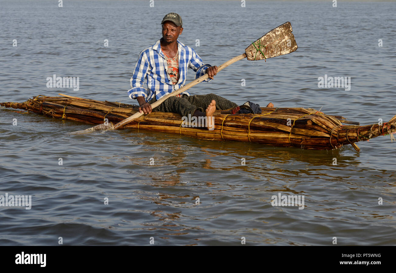 ETHIOPIA , Bahar Dar, lake Tana, fisherman with papyrus boat ...