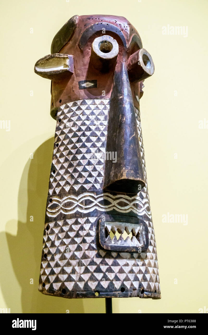 Phumbu mask zaire 20th century wood african hi-res stock photography ...