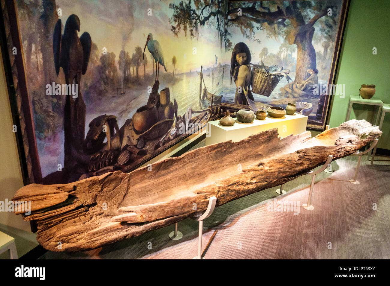 Native American Canoe Usa High Resolution Stock Photography and Images ...