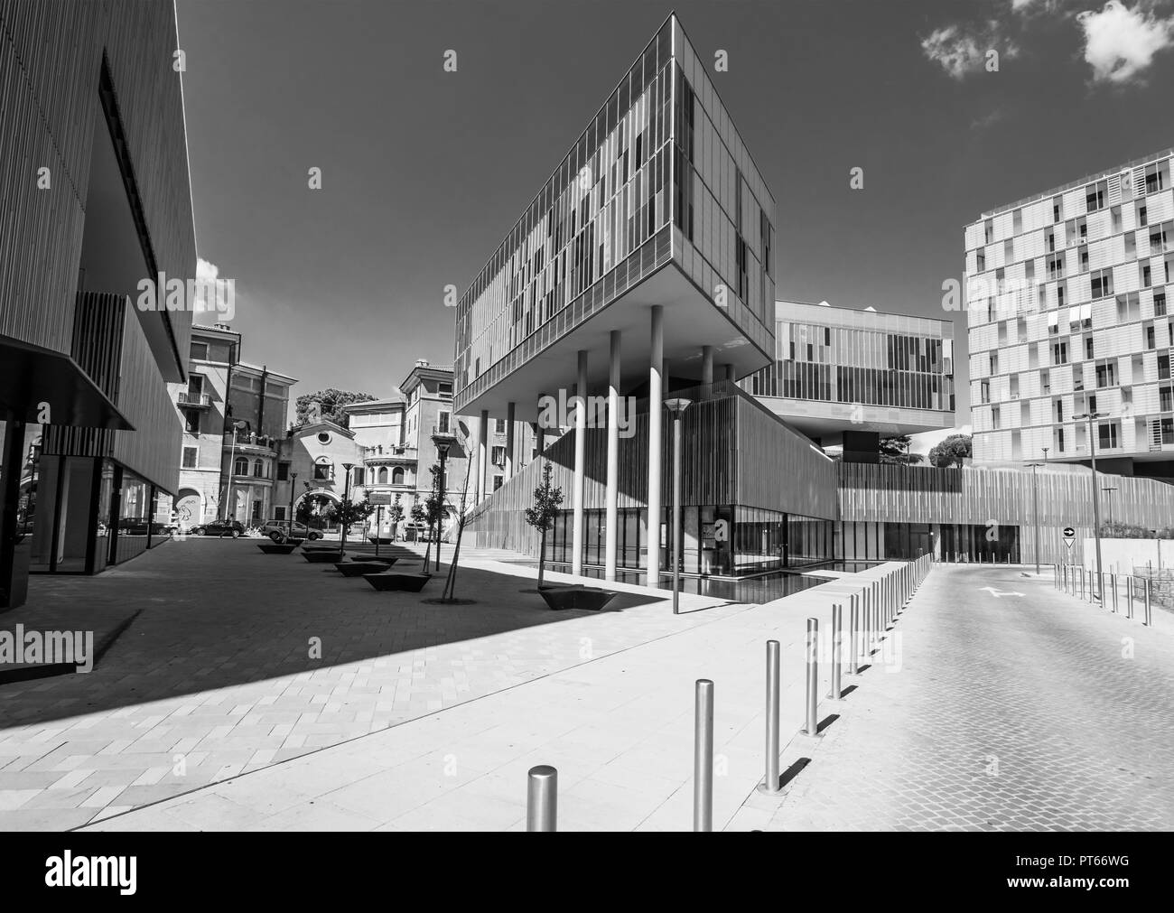 Modern buildings rome city Black and White Stock Photos & Images - Alamy