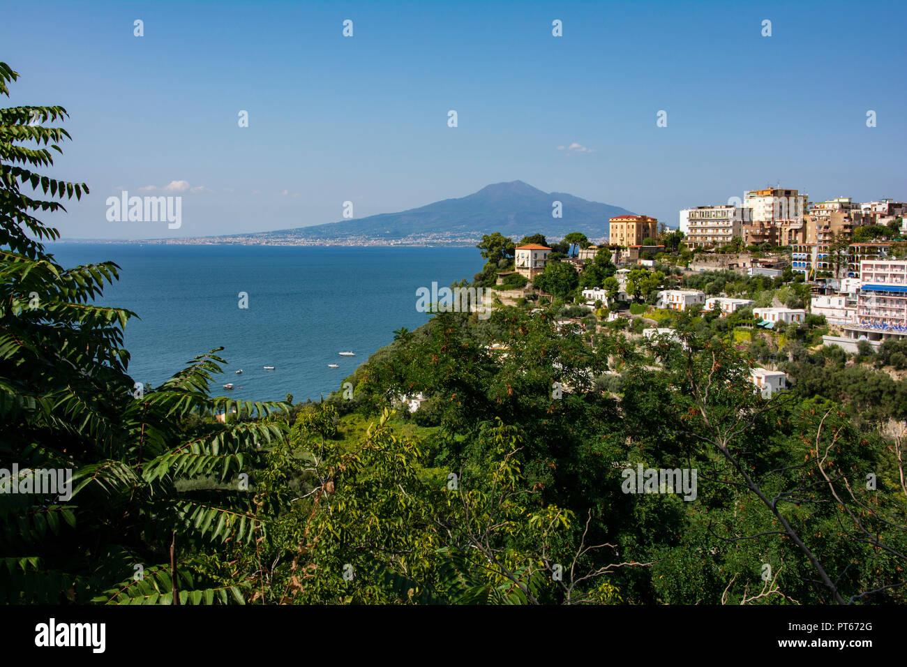 View mount vesuvius from sorrento hi-res stock photography and images ...
