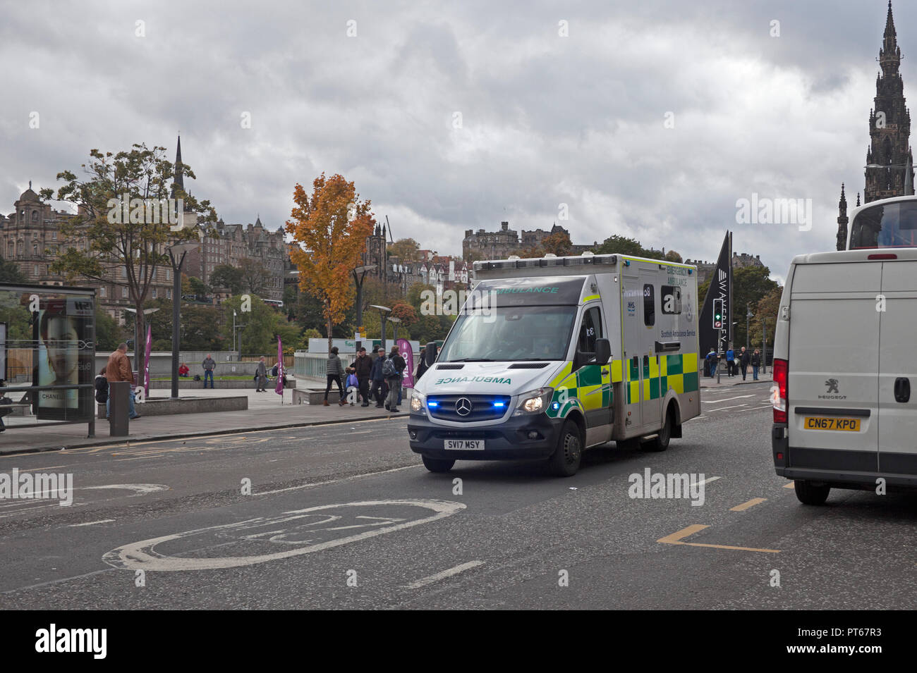 Uk ambulance blue light emergency hi-res stock photography and images ...