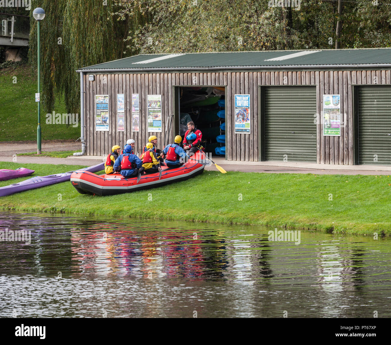 People and canoes hi-res stock photography and images - Alamy