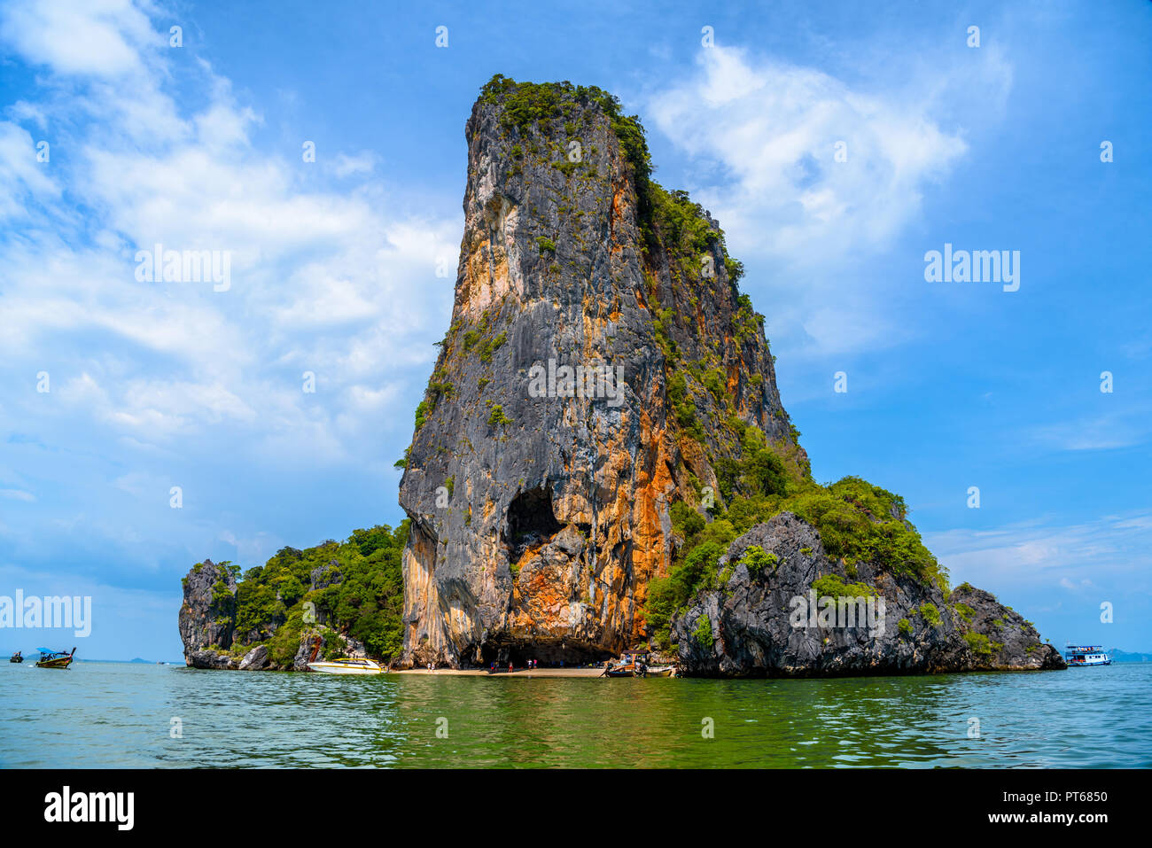 Rock Formation Ko Tapu Stock Photos & Rock Formation Ko Tapu Stock ...