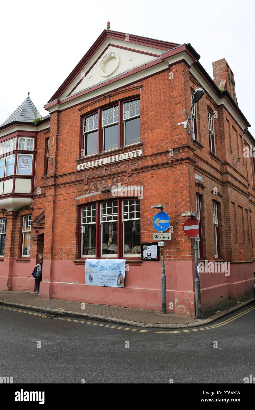 Padstow institute hi-res stock photography and images - Alamy