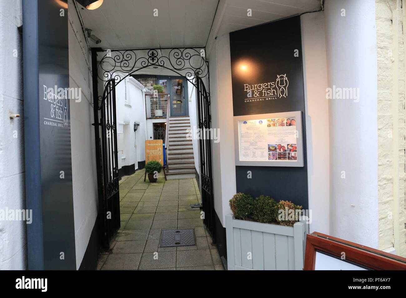 Burgers and Fish Restaurant Padstow Stock Photo - Alamy