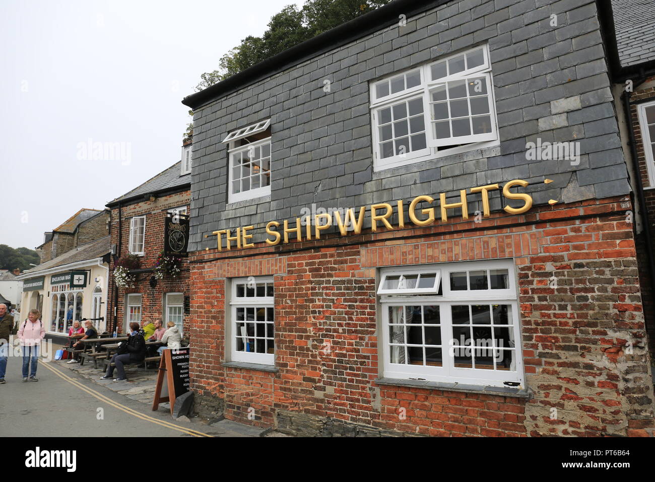 Shipwrights sign hi-res stock photography and images - Alamy