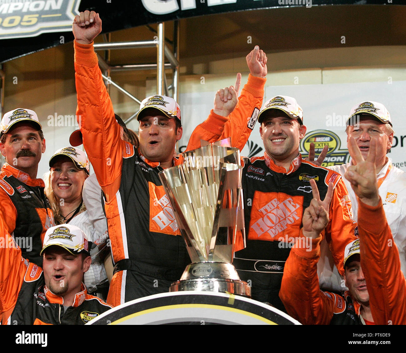 20 car tony stewart nascar hi-res stock photography and images - Alamy
