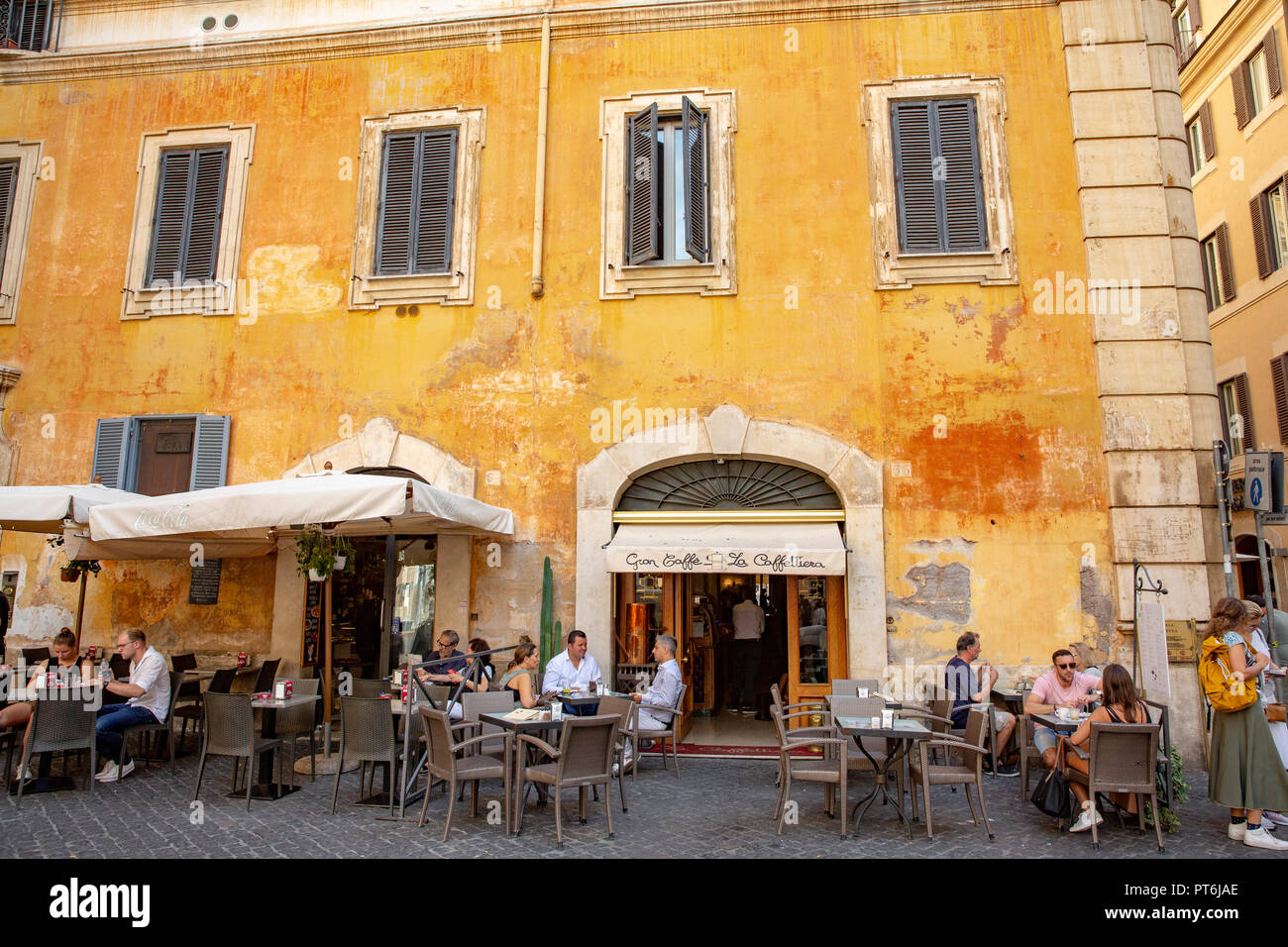Italian cafe hi-res stock photography and images - Alamy