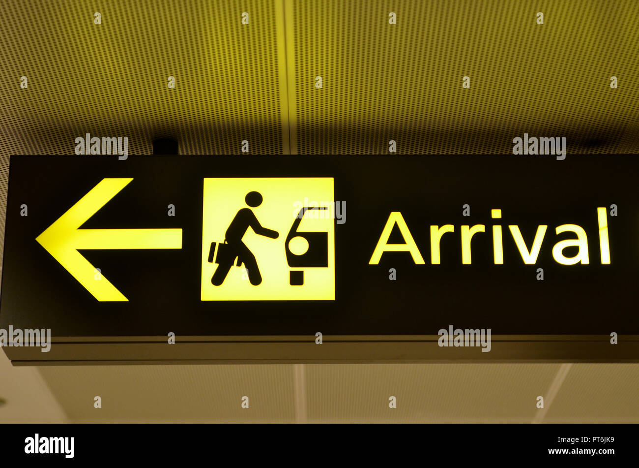 Airport arrival sign hanging hi-res stock photography and images - Alamy