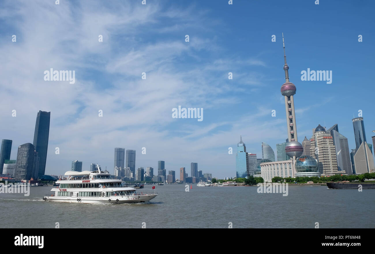 SHANGHAI, CHINA - JUN 21 , 2018: The magnificent skyline of the Bund ...