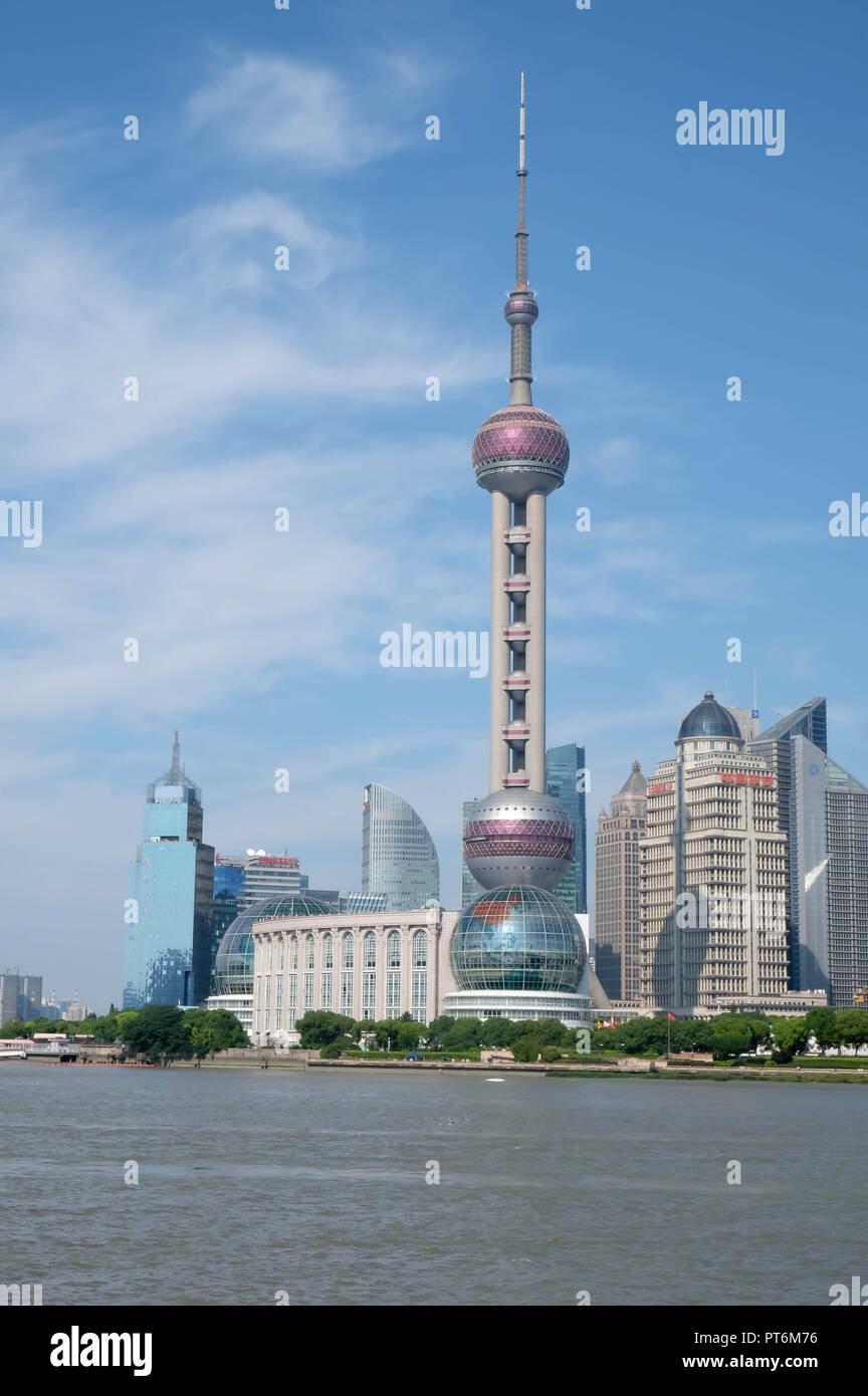SHANGHAI, CHINA - JUN 21 , 2018: The magnificent skyline of the Bund ...