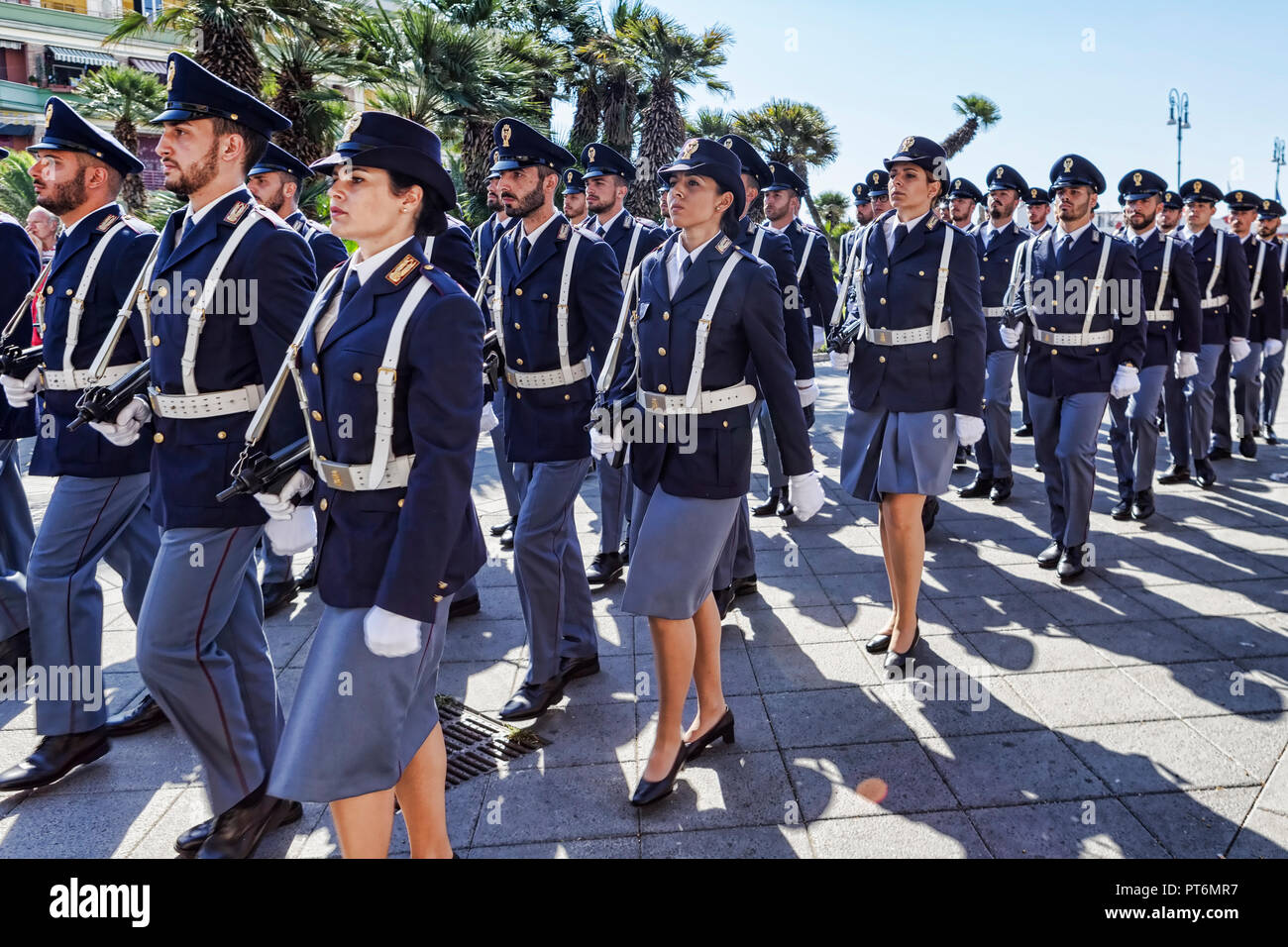 Italian policewoman hi-res stock photography and images - Alamy