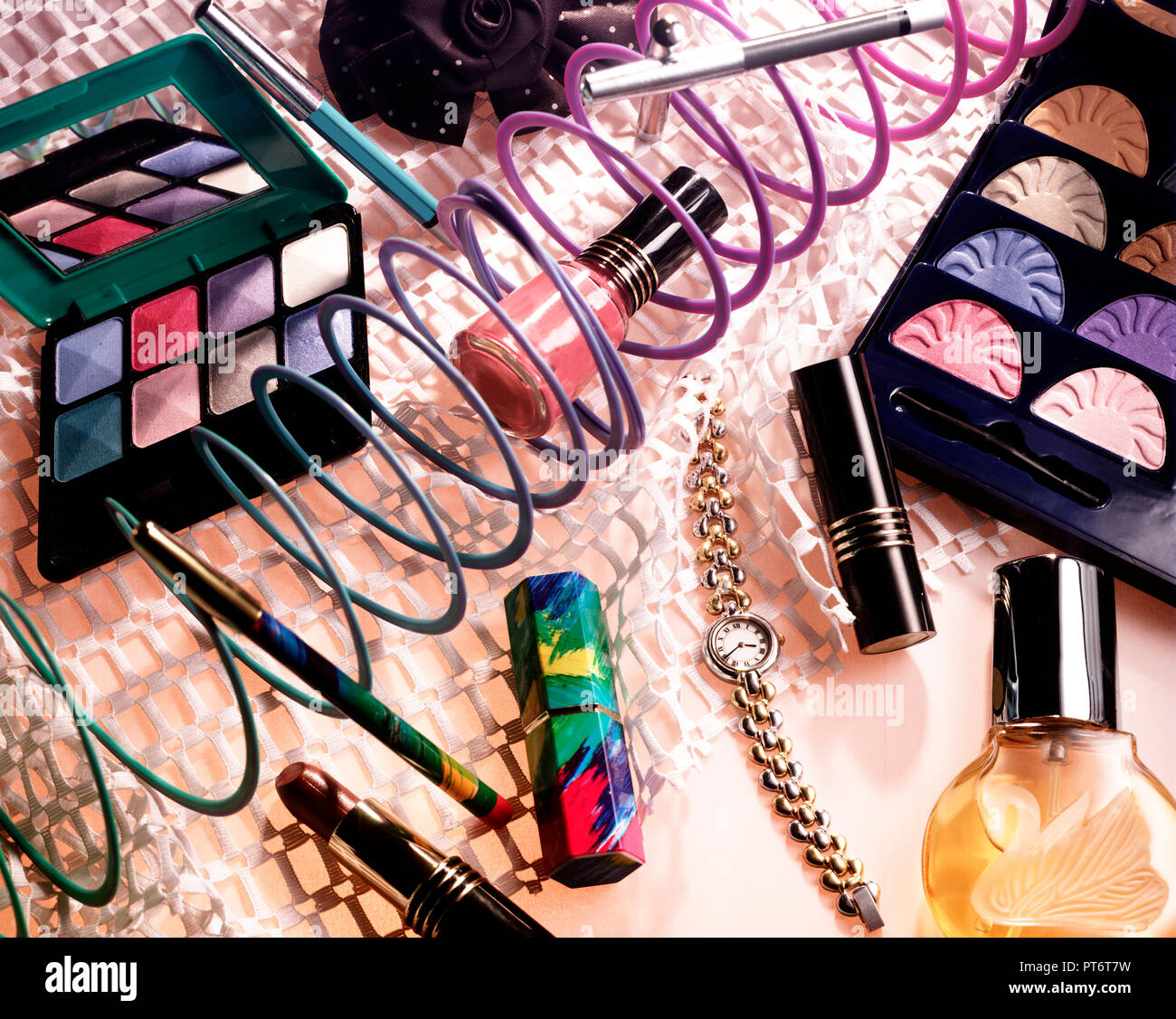 Beauty makeup water still life hi-res stock photography and images - Alamy