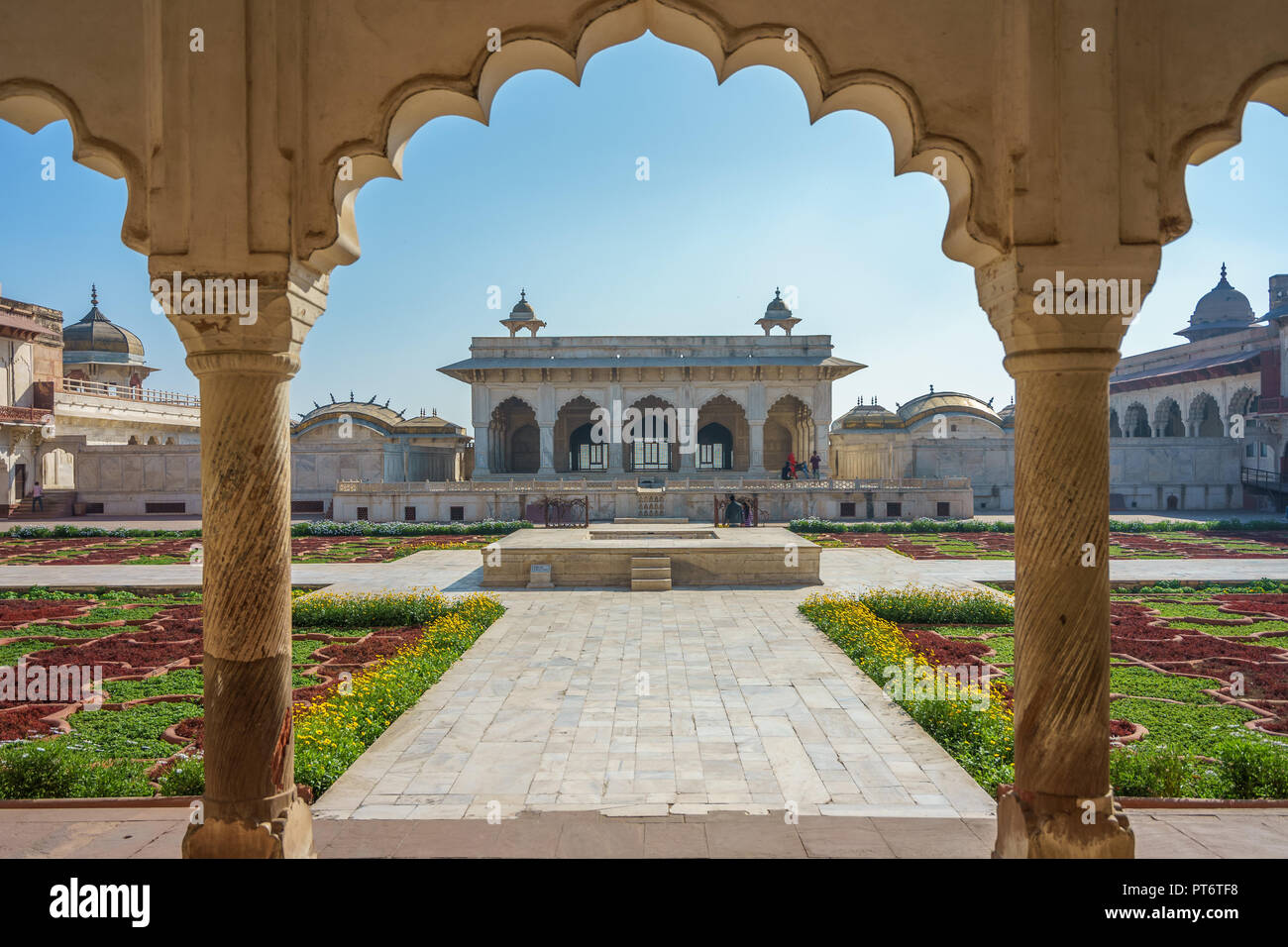 Garden red fort hi-res stock photography and images - Alamy