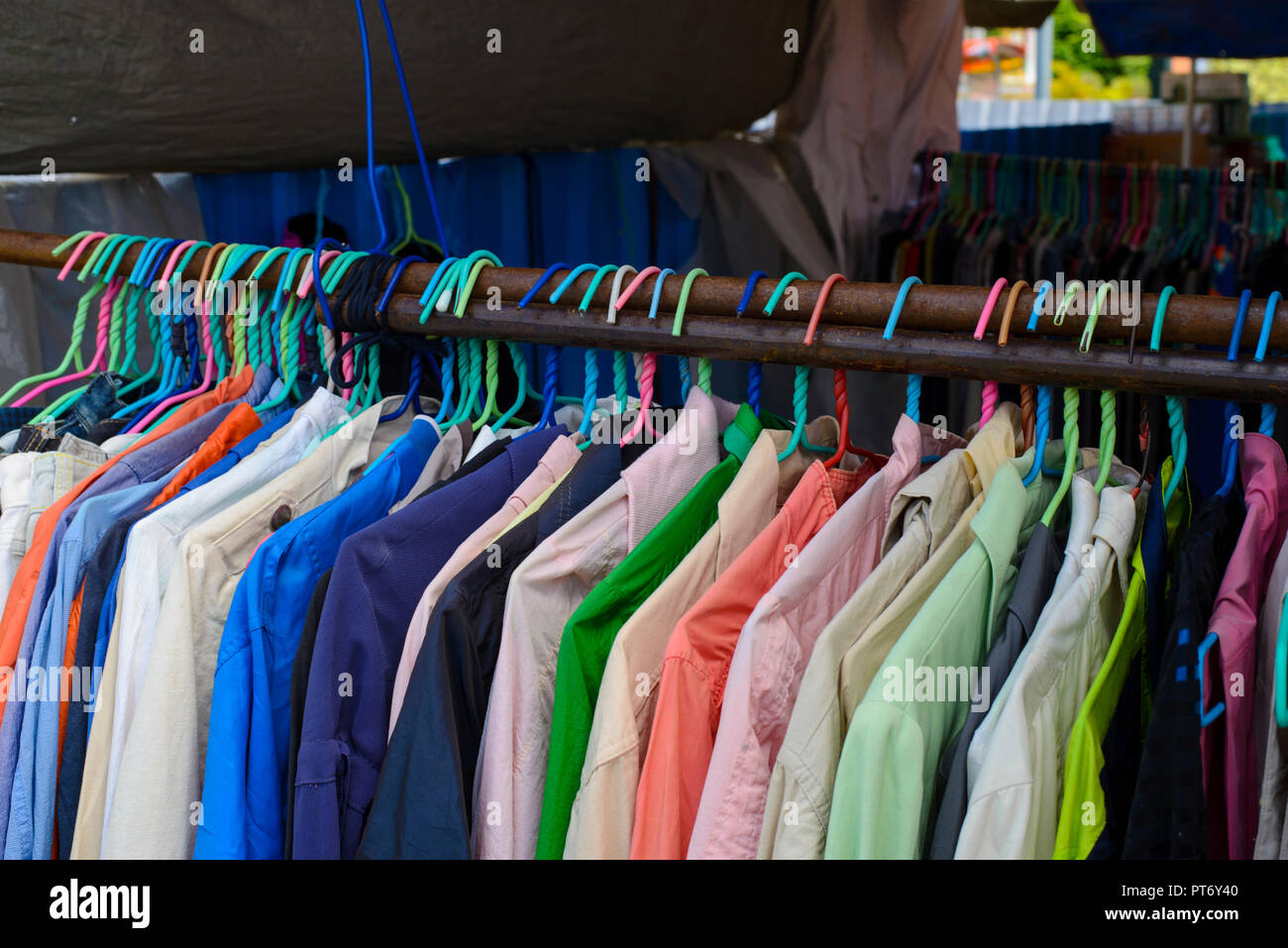 Second hand shirts hi-res stock photography and images - Alamy