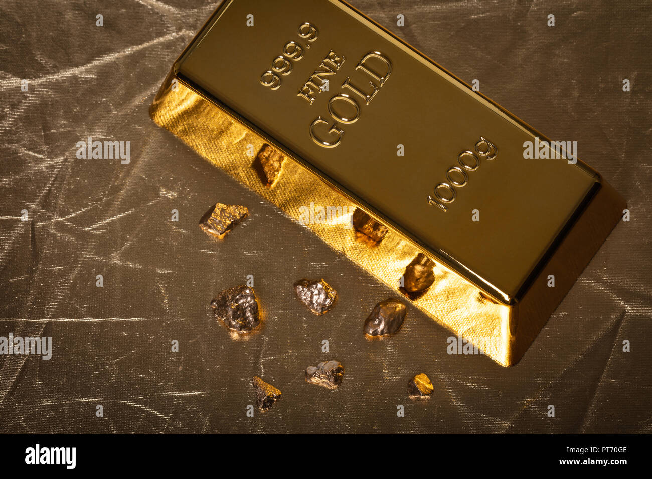 Gold bars up close hi-res stock photography and images - Alamy